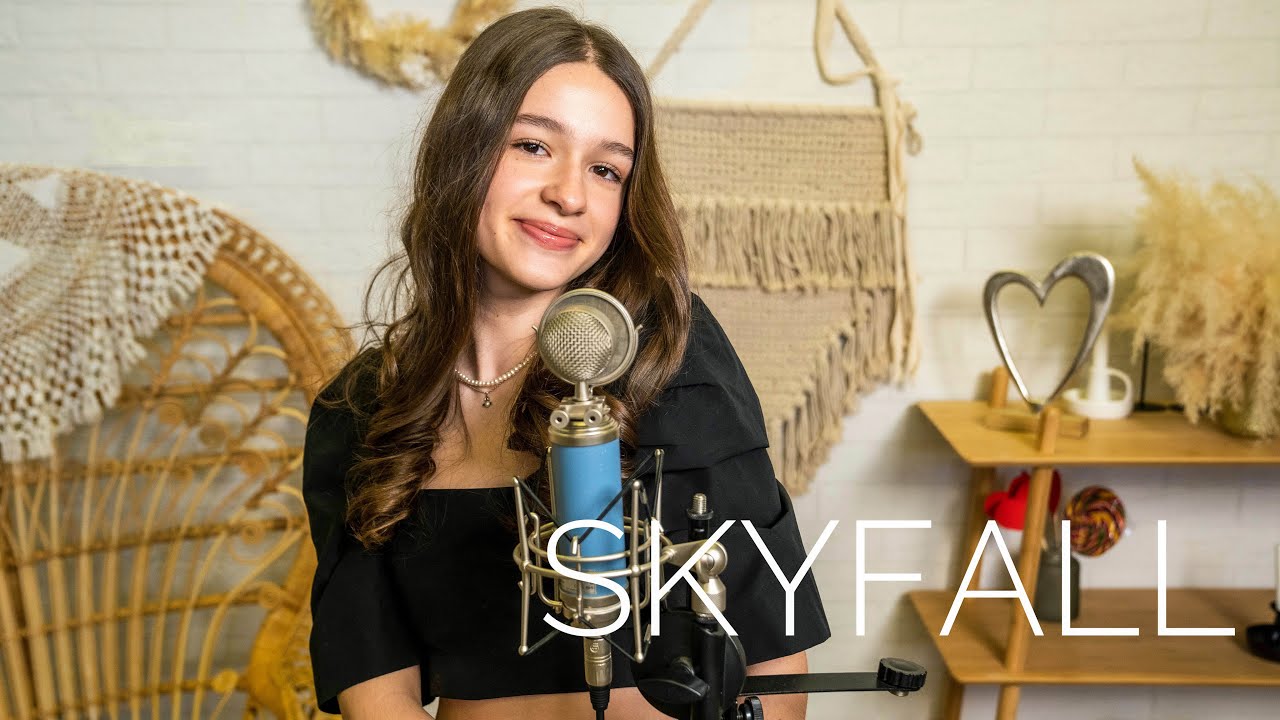 SOFIA - SKYFALL (Adele COVER)