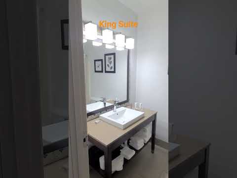 Country Inn and Suites. Elk Grove Village, Illinois.