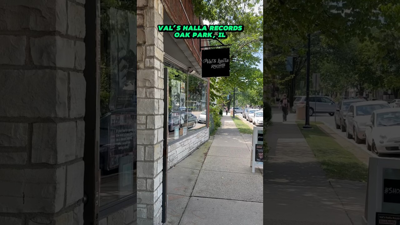 Val’s Halla Records #recordstore #recordshop #chicago #oakpark #vinyl #vinylrecords #vinylcommunity