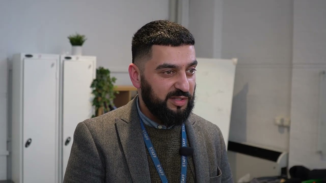 World Book Day 2024 | Miles Leaburn visits local primary school