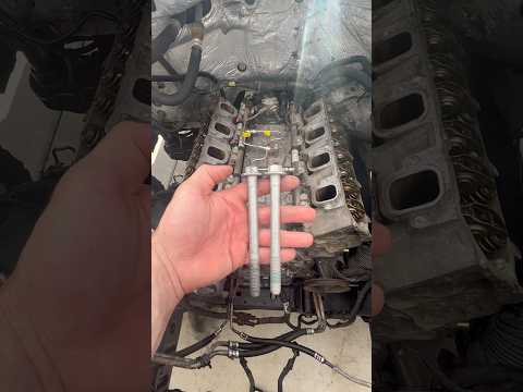 😫😫Torquing Head Bolt Failure #mechanic #engine #tips #shorts