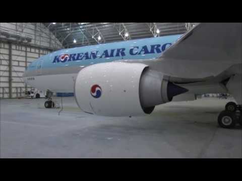 KOREAN AIR CARGO - Building the B777-F -TIME LAPS
