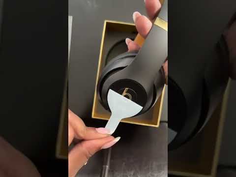 Unboxing for beats studio3 #apple #airpods #beatsbydre #lifestyle #unboxingvideo #workoutequipment