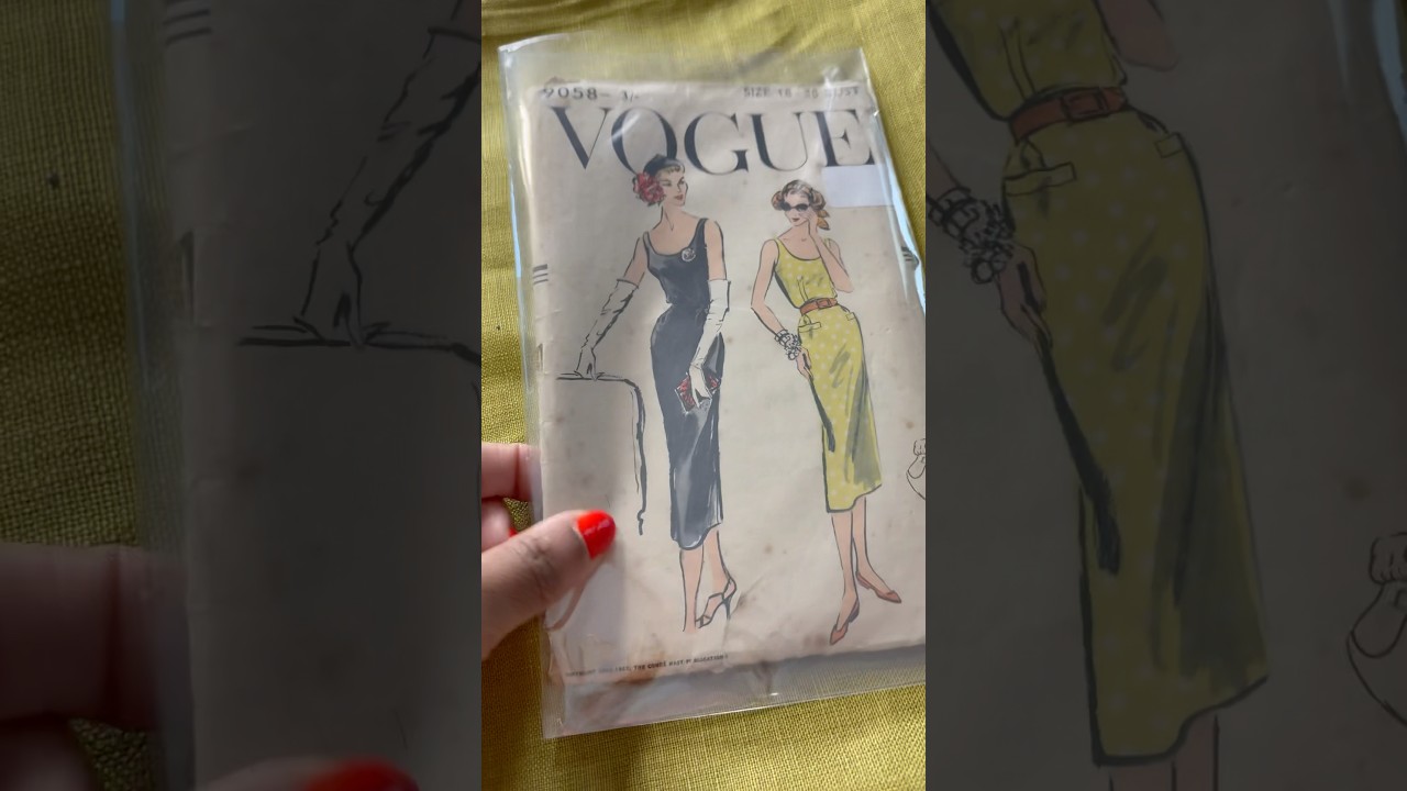 Sewing A Vintage Vogue Dress Using a 1950s Sewing Pattern #sewing #vintage #vintagefashion #1950s