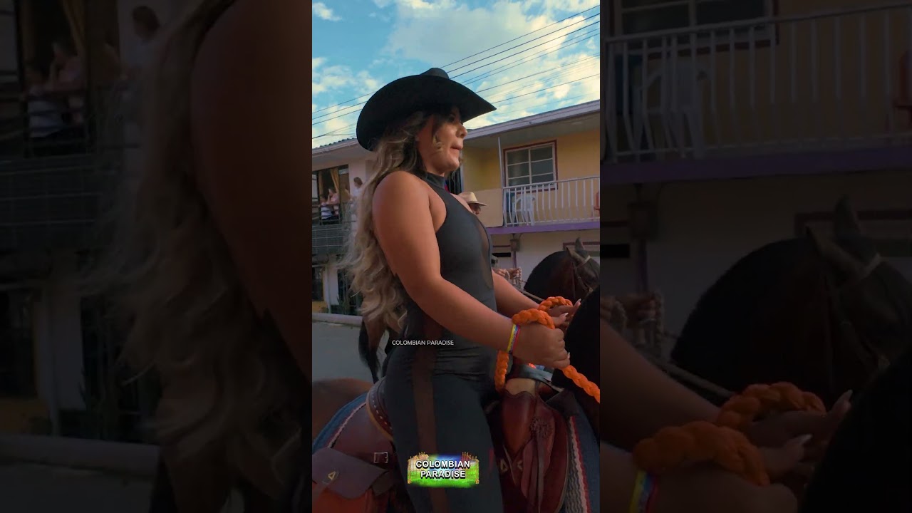Beautiful Blonde Rides A Horse 😍  #cowgirl  #caballos #colombia