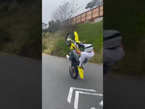Bay Area vibin #limiters_unlimited #stunt #viral #popular #wheelie