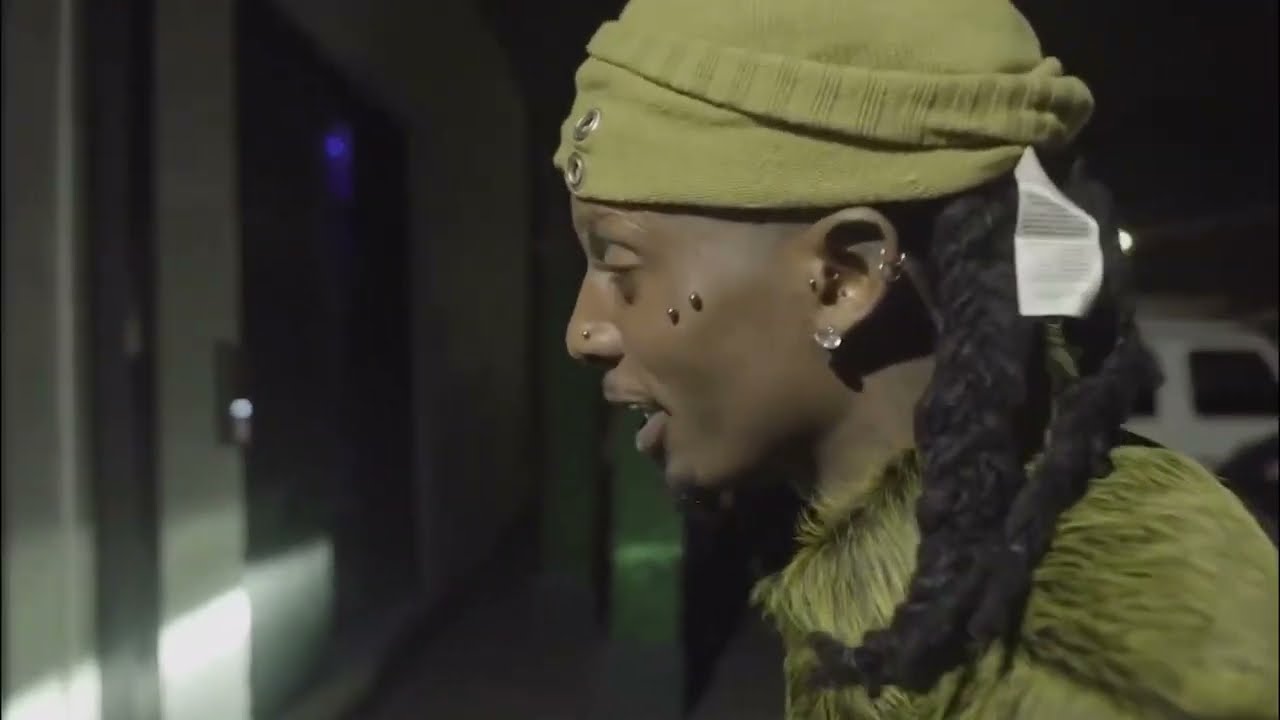 Playboi Carti - UR THE MOON (Video musical oficial)