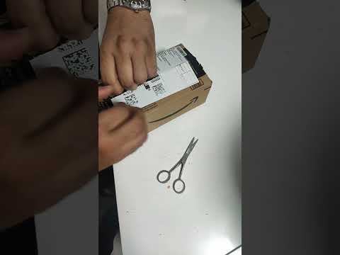 Iphone 15 pro max Amazon Delivery Box open