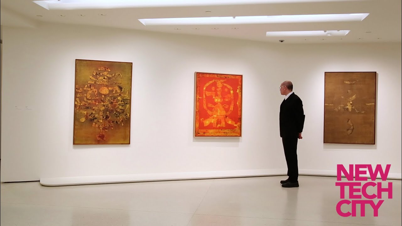 A Museum Security Guard's Guide to Boredom