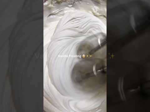 Vanilla Frosting!!! Super easy and only 4 ingredients!