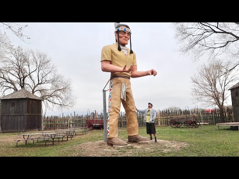 A Very Windy Road Trip Thru Nebraska - Inside The Archway / Pony Express Station & Roadside Relics