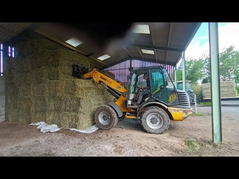 Kramer and Ford 6610 make light work of getting the hay in.