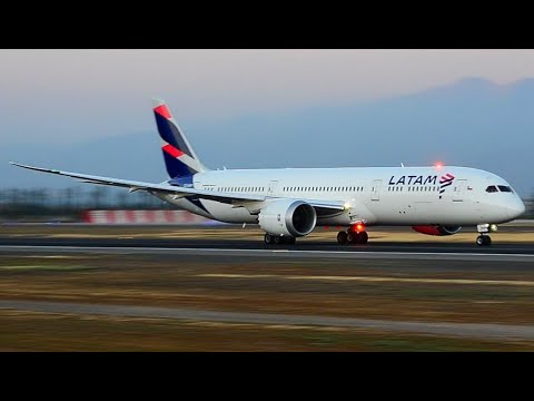 LATAM Boeing 787-9 Dreamliner (CC-BGP) takeoff at Santiago Airport (SCL/SCEL) LA706 to MAD