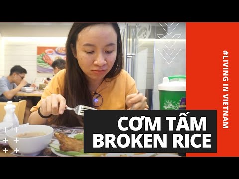 LET'S TRY BROKEN RICE WITH GRILLED PORK IN SAIGON | LEARN REAL VIETNAMESE