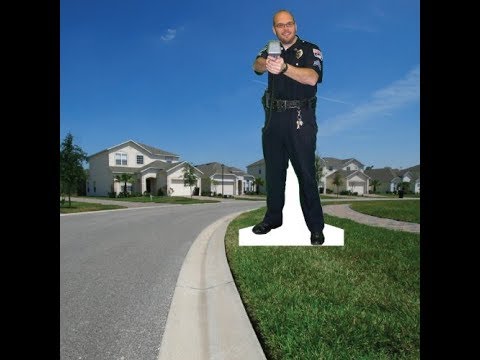 VictoryStore 6.5' Police Officer Stand Up Corrugated Plastic Cut Out