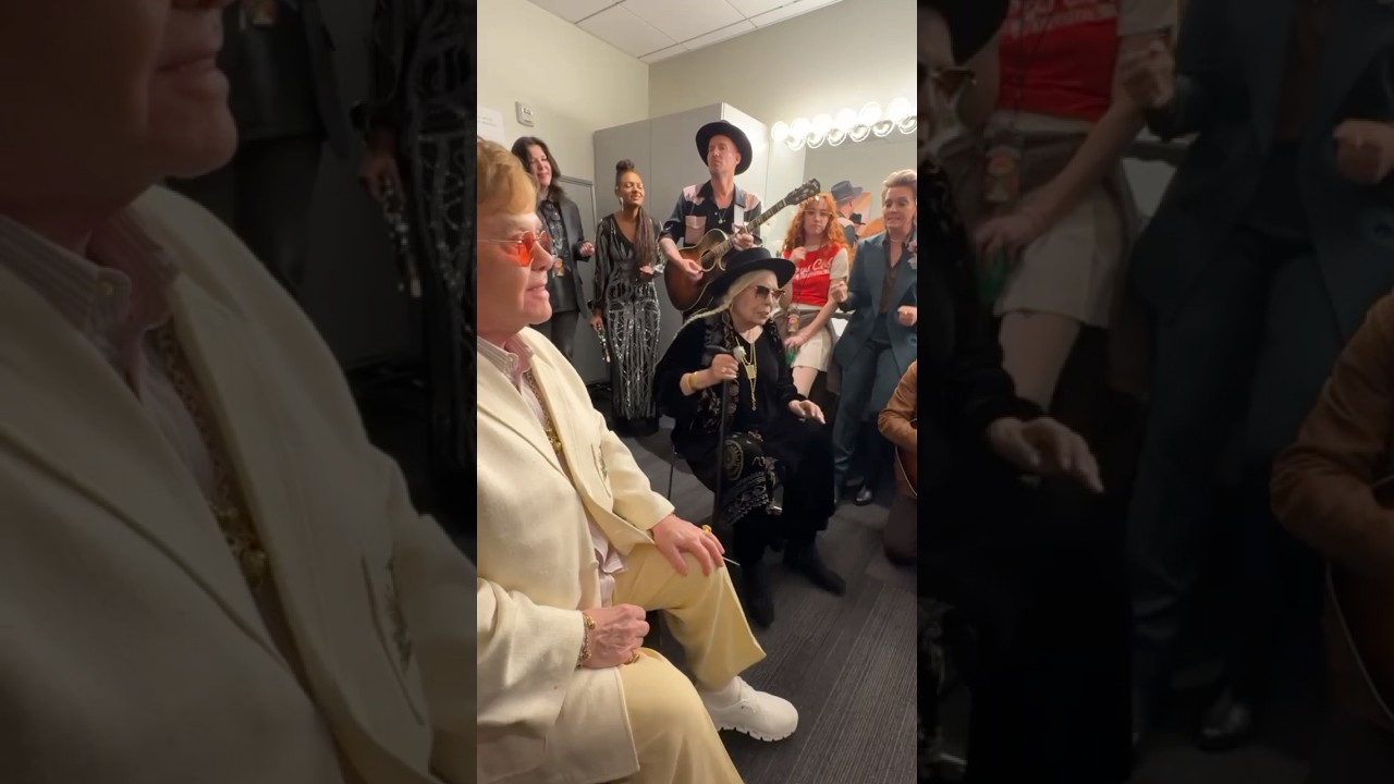 The ultimate backstage Joni Jam with Joni, Brandi, Chappell, Lucy, Blake and all 🚀 #hollywoodbowl