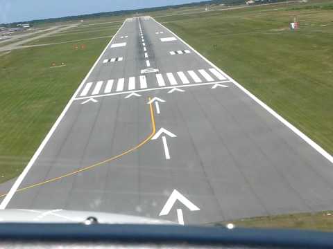 Landing at Nantucket Memorial Airport (ACK)