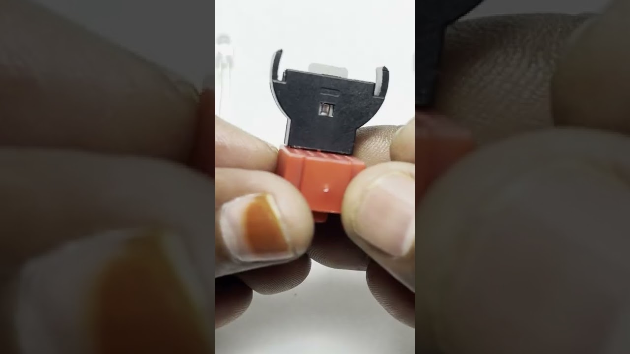 Small Breadboard #breadboard #led #coinbattery