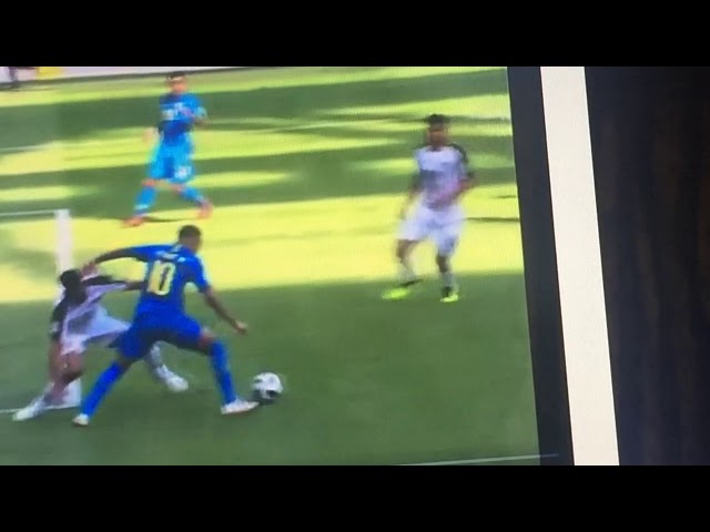 5 times Neymar made the world laugh with his acting
