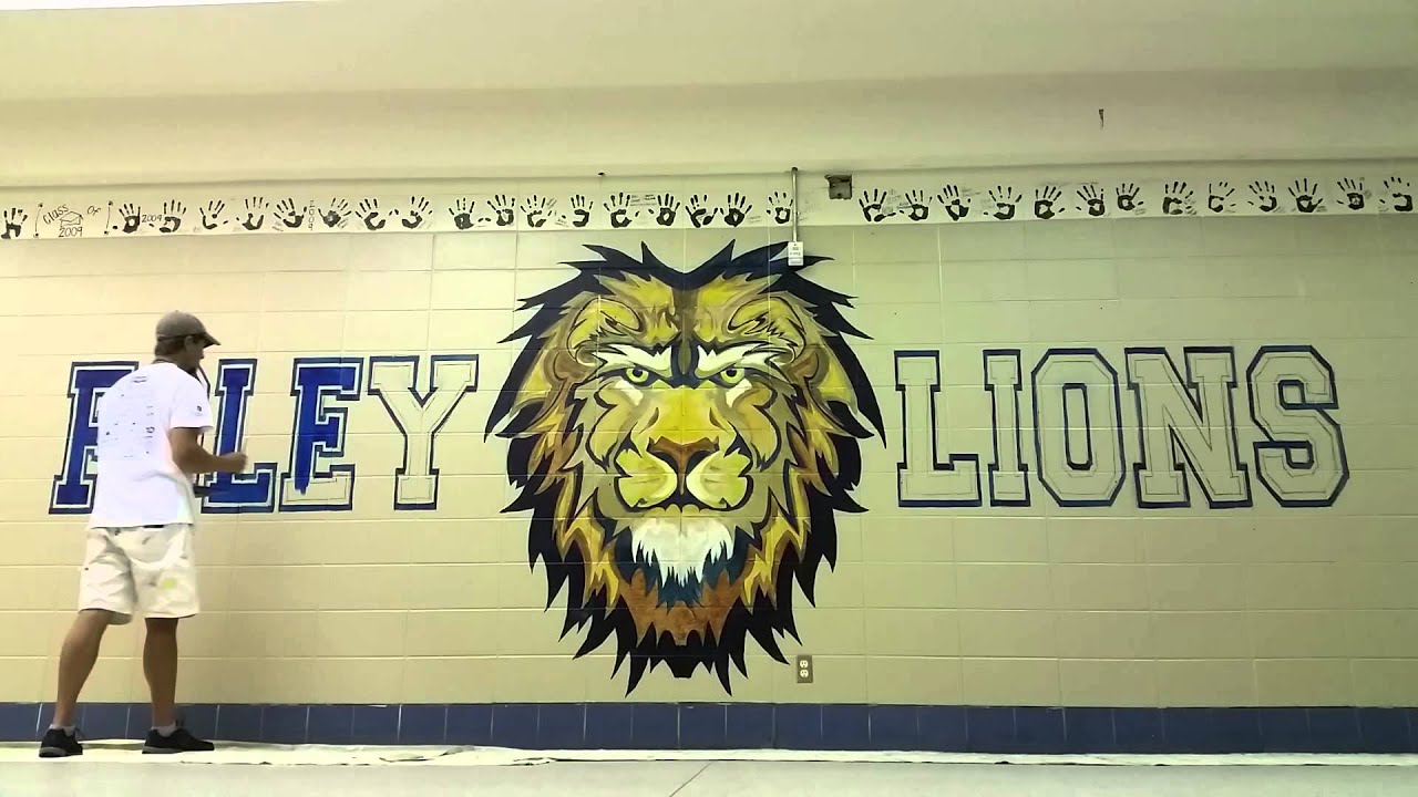 Lion mural timelapse clip