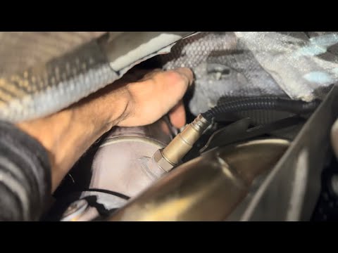 BMW B48 B38 4 Cylinder Tip to remove Oxygen Sensors.