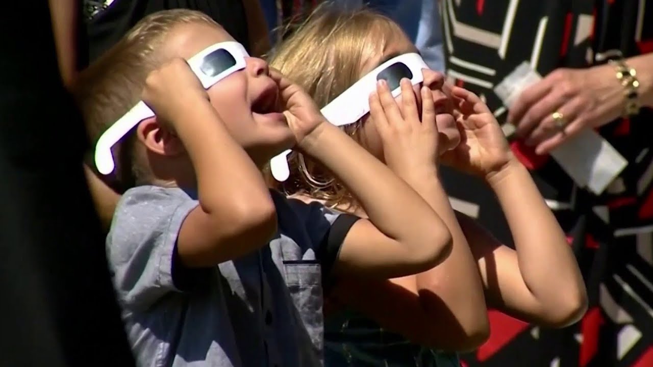 Cómo identificar los lentes o gafas correctos para ver el eclipse solar