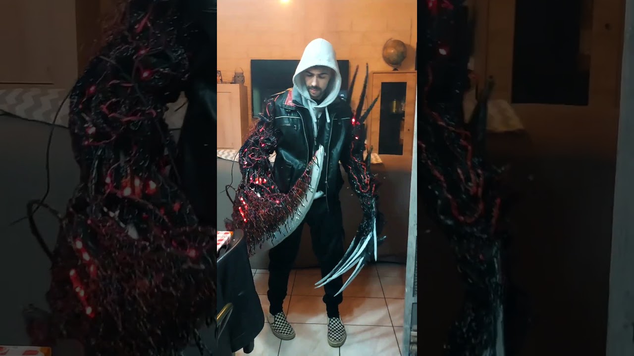 COSPLAY ALEX MERCER! PROTOTYPE GAME!