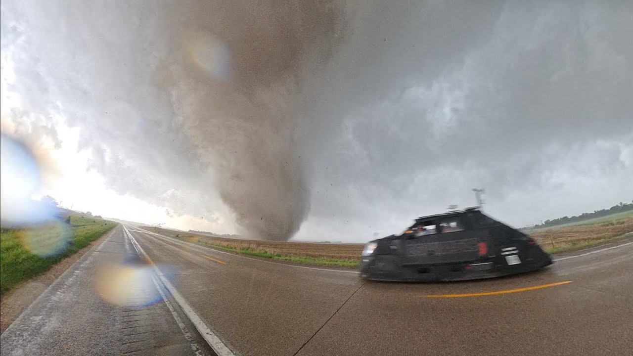 INSANE CLOSE RANGE Tornado with Probe Launch!!