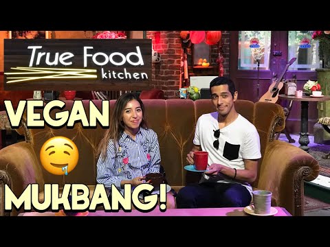 😆 VEGAN FOOD VLOG 🤤TRUE FOOD KITCHEN DALLAS 🙊 VEGAN EGYPTIAN KOSHARI