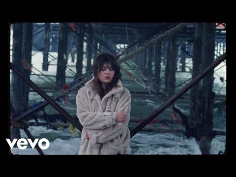 Lily Moore releases a music video for her “Not That Special” single