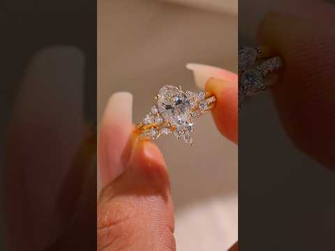 Canβt get over how pretty this ring set is ππ#engagementring #ringset #labdiamond #lisajewelryus