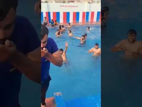 Pool ma Enjoy karta hu yarrr#123