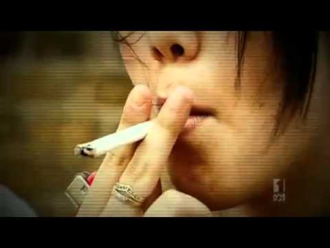 British consider plain packaging for cigarettes