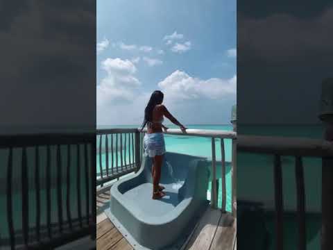 Sliding into the week like ...🙌 Location:- Soneva Jani, Maldives