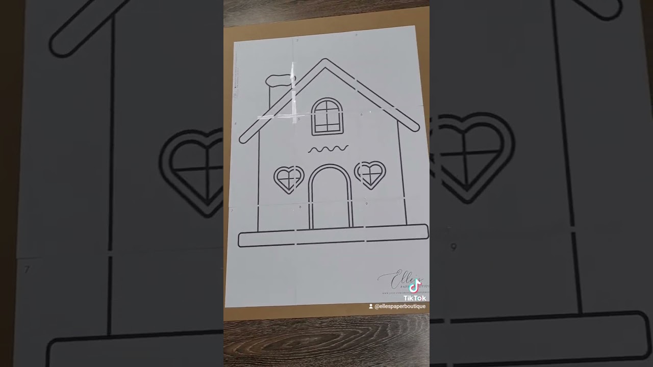 DIY Gingerbread House Prop using a Mosaic Template | EllesPaperBoutique