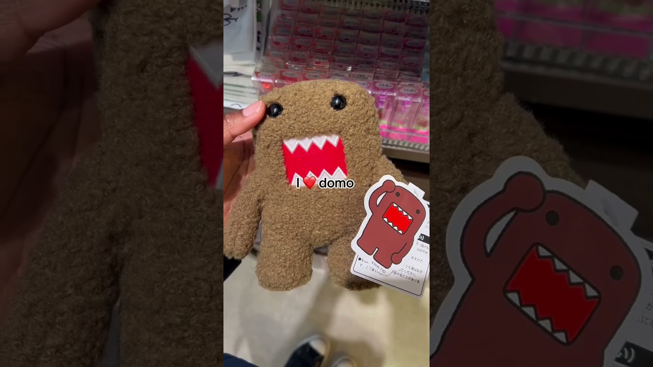 #DOMO is ready for the #holidays! 🎅 #frutigeraero #frutigermetro #nostalgia #y2k #japan