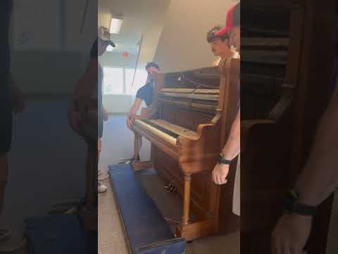 Moving a 900lb Piano! Behind the Scenes of a Heavy Duty Move T Square Movers Lincoln, NE 🎹🚛