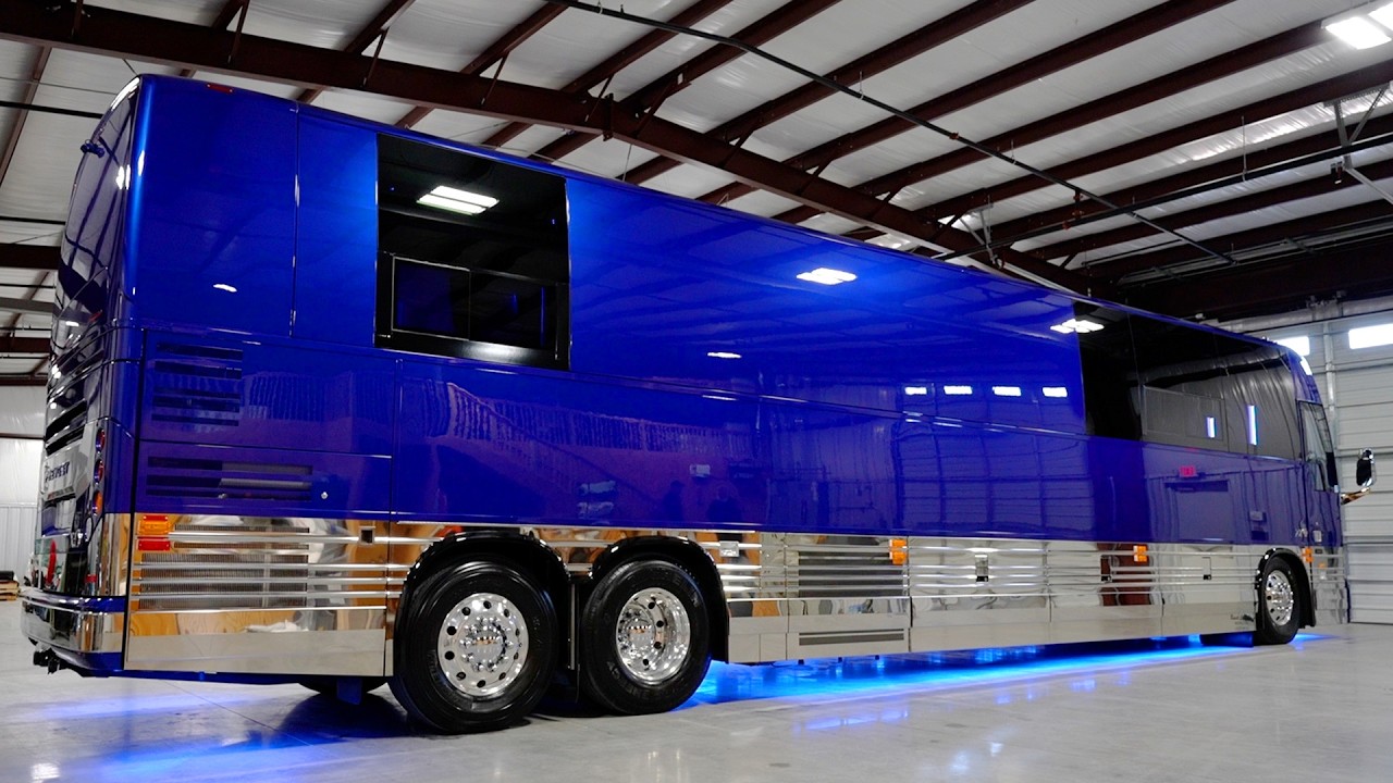Drop-Dead Gorgeous Prevost Is a $1.7M Dream From One of America's Best ...