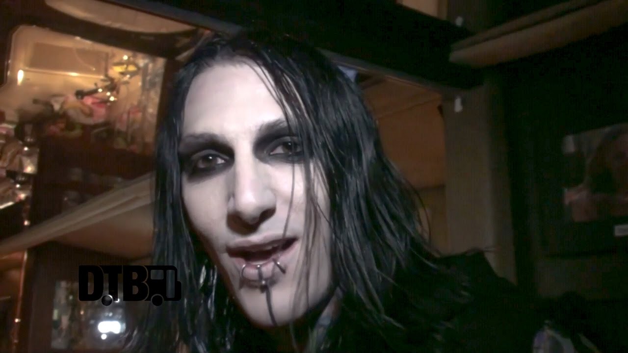 Motionless In White - BUS INVADERS Ep. 863