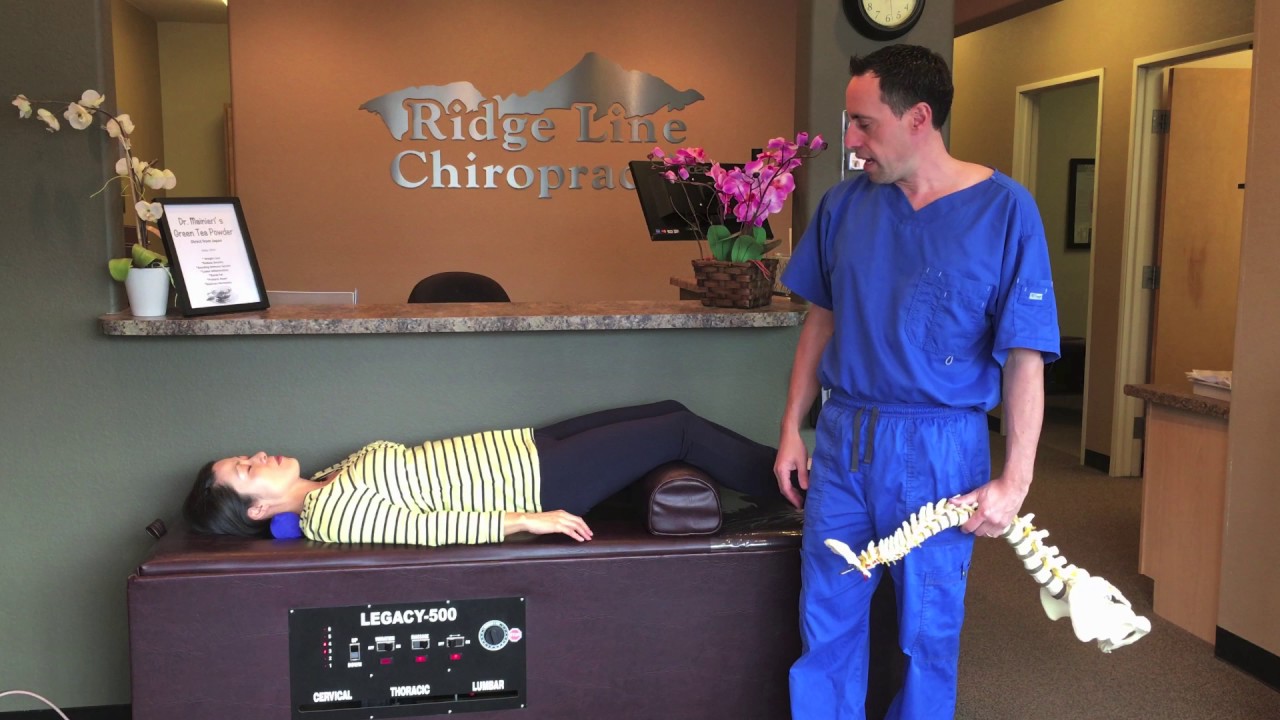 CHIROPRACTIC ROLLER MASSAGE TABLE