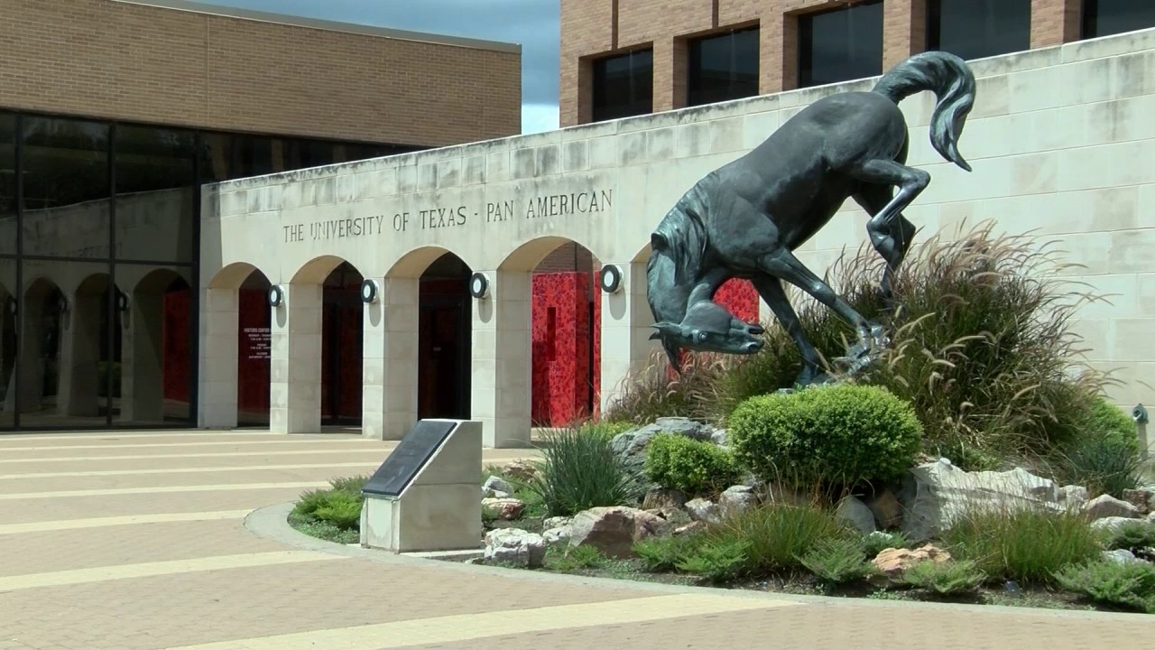 Students at UTRGV Urge School Officials to Declare the University a Sanctuary Campus