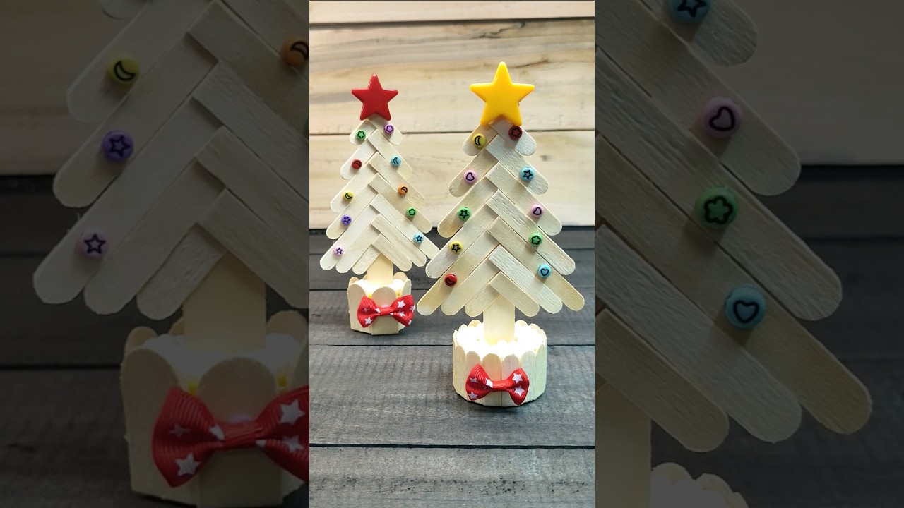 diy cute little chrristmas tree out of popsicle sticks