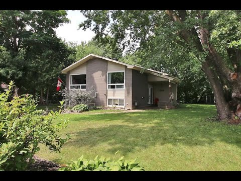 Welcome to 5268 Hillcrest Dr., Manotick
