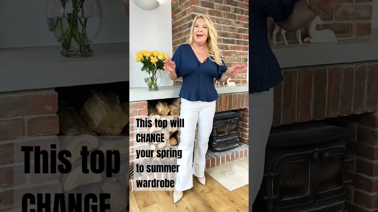 EFFORTLESS AND FLATTERING SPRING TO SUMMER TOP