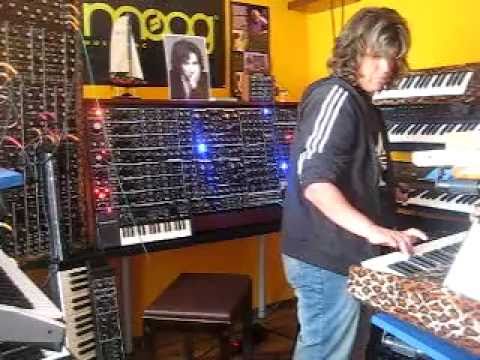 Berlin Old school, analogue Synthesizers goes Tangerine dream or Klaus Schulze