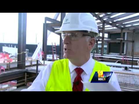 Lowell tours BWI construction for concourse connector