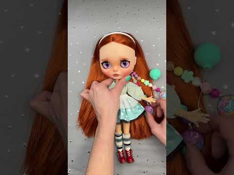Mira lo que ocurre si tiras de sus cuerdas🤭 #kawaii #doll #muñecas #blythe #blythedoll