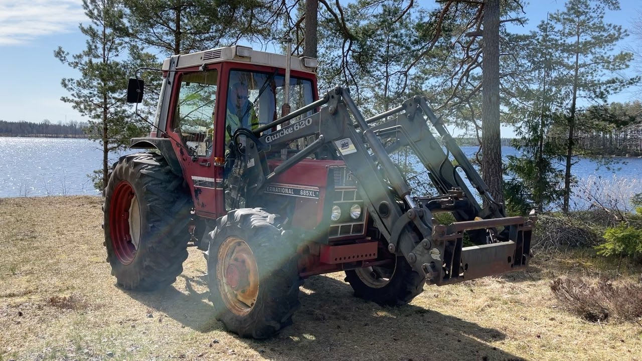 Traktor Case IH 685XL, Gnosjö, Klaravik auktioner