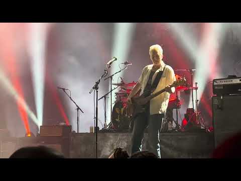 Pixies - Wave of Mutilation. Live . First Row view . Los Angeles. 21.06.25.