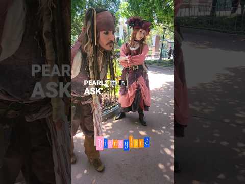 Johnny Depp as Captain Jack Sparrow at Disneyland ? 🏰 ☠️ 🏴☠️ #shorts Redd Knows Something